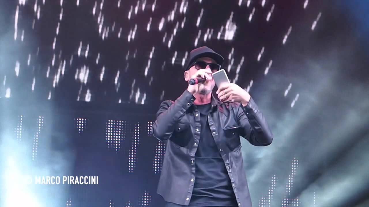 RAF: "Infinito" live @ Bologna - YouTube