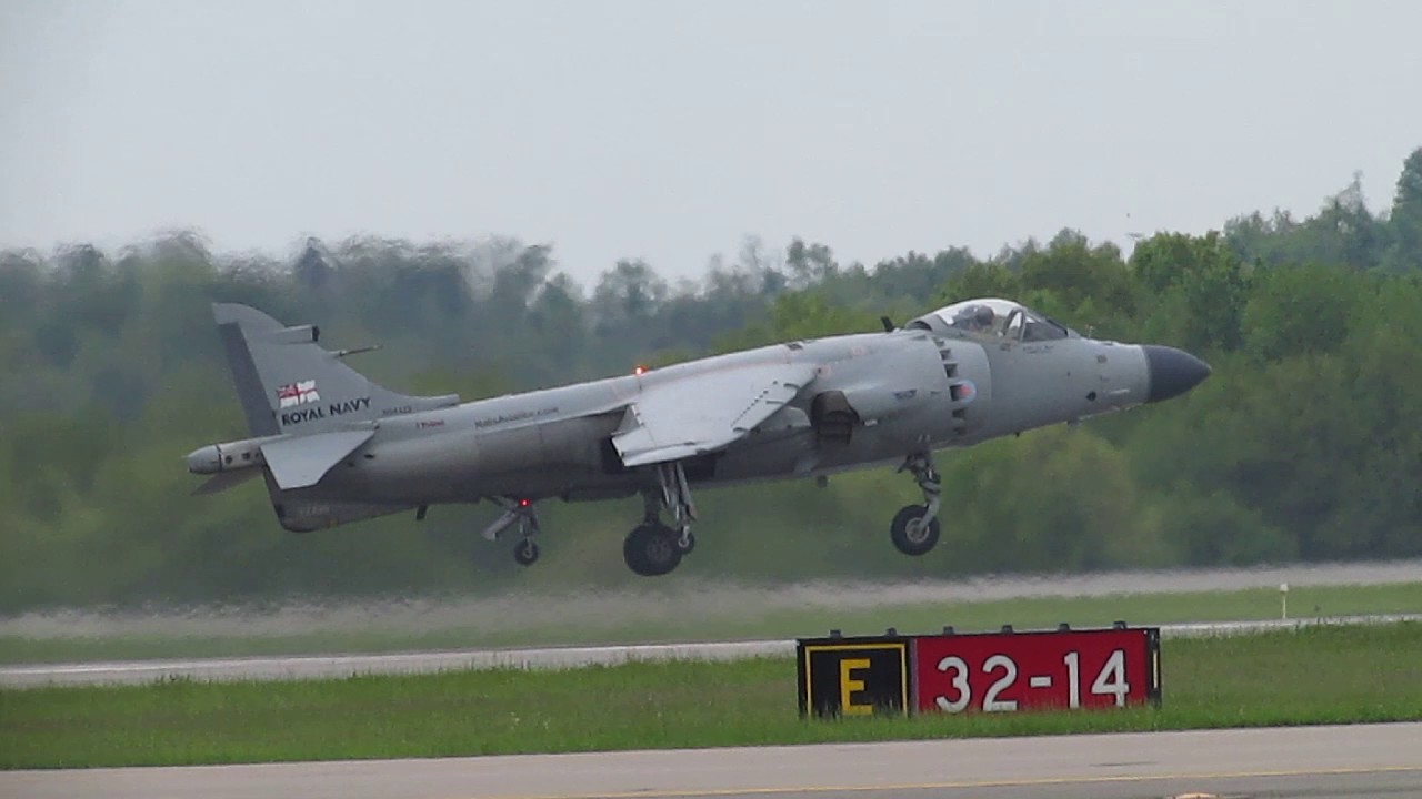 Sea Harrier - Hover/Landing/Taxi - YouTube