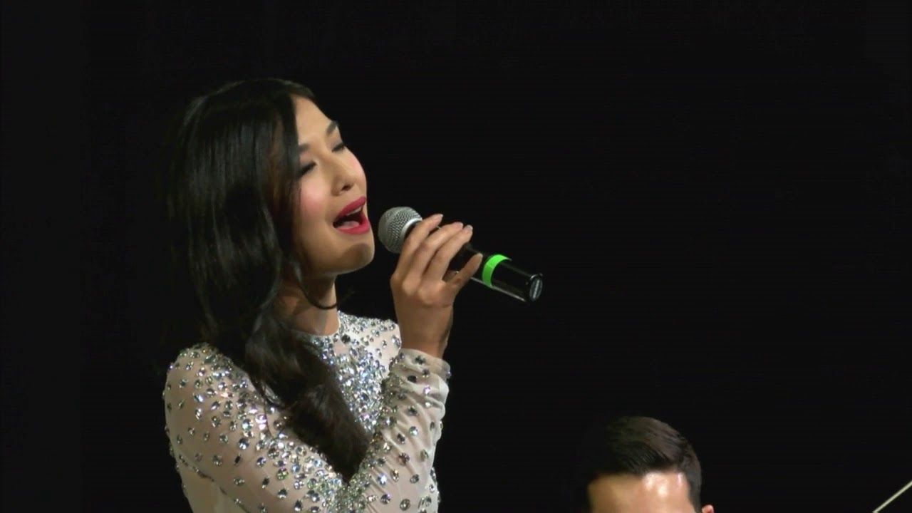 Ben Xuan - Van Cao | Teresa Mai - YouTube