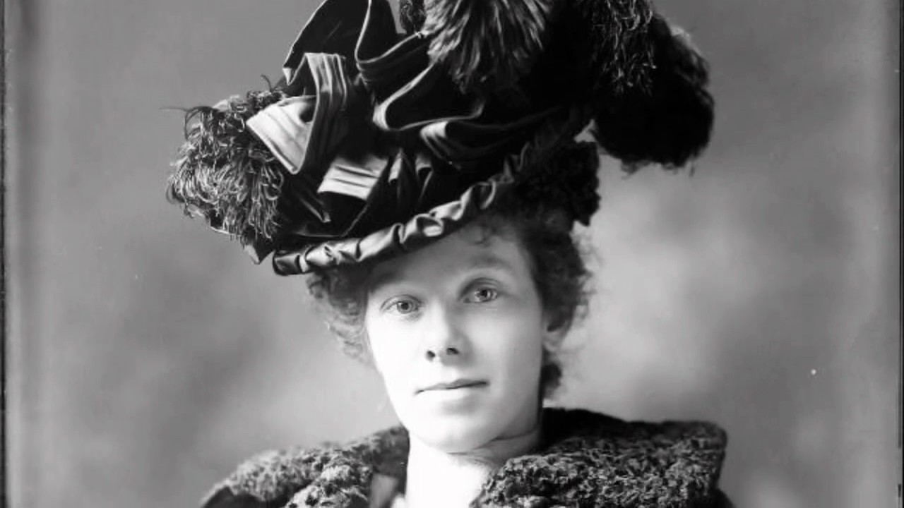 Glamorous Portraits of Victorian Women That Defined Fashion Styles Of Victorian Era - YouTube