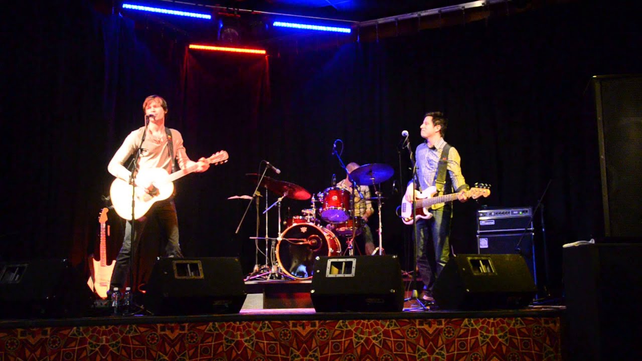 Kiss You (Clip) - Ryan Laird - YouTube