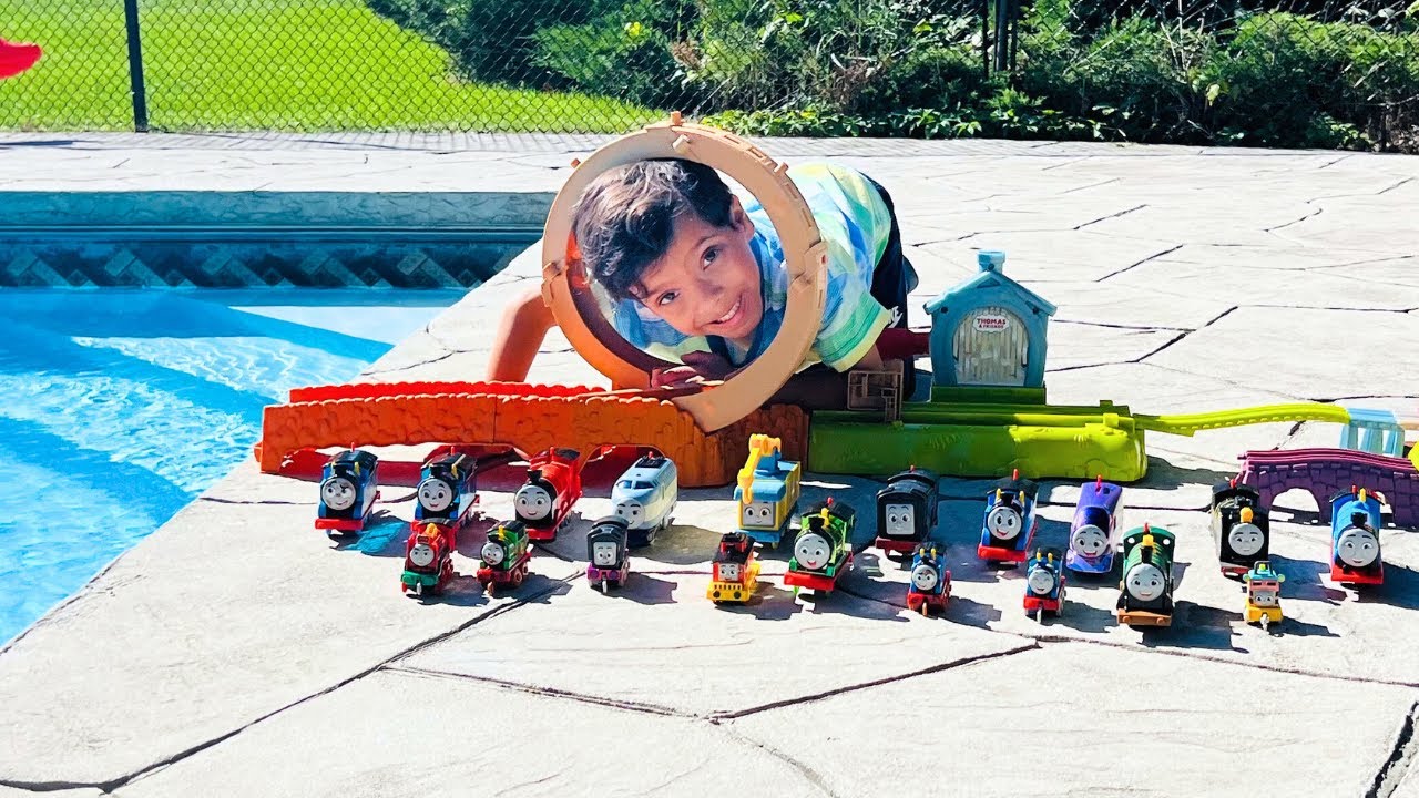 Thomas And Friends, Thomas the train and friends, Toy Train Track - YouTube