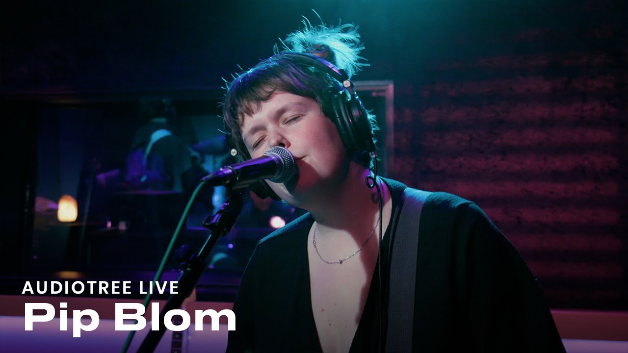 Pip Blom - Tinfoil | Audiotree Live - YouTube