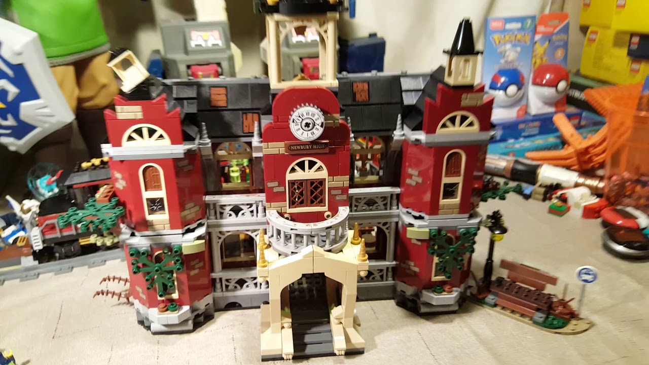 Lego Hidden Side 70425 Newbury Haunted High School Review - YouTube
