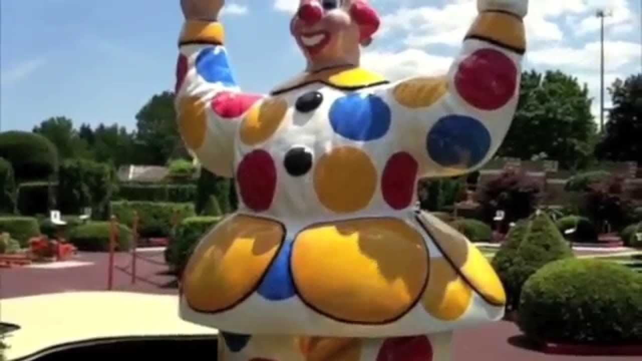 Mini Golf Clown