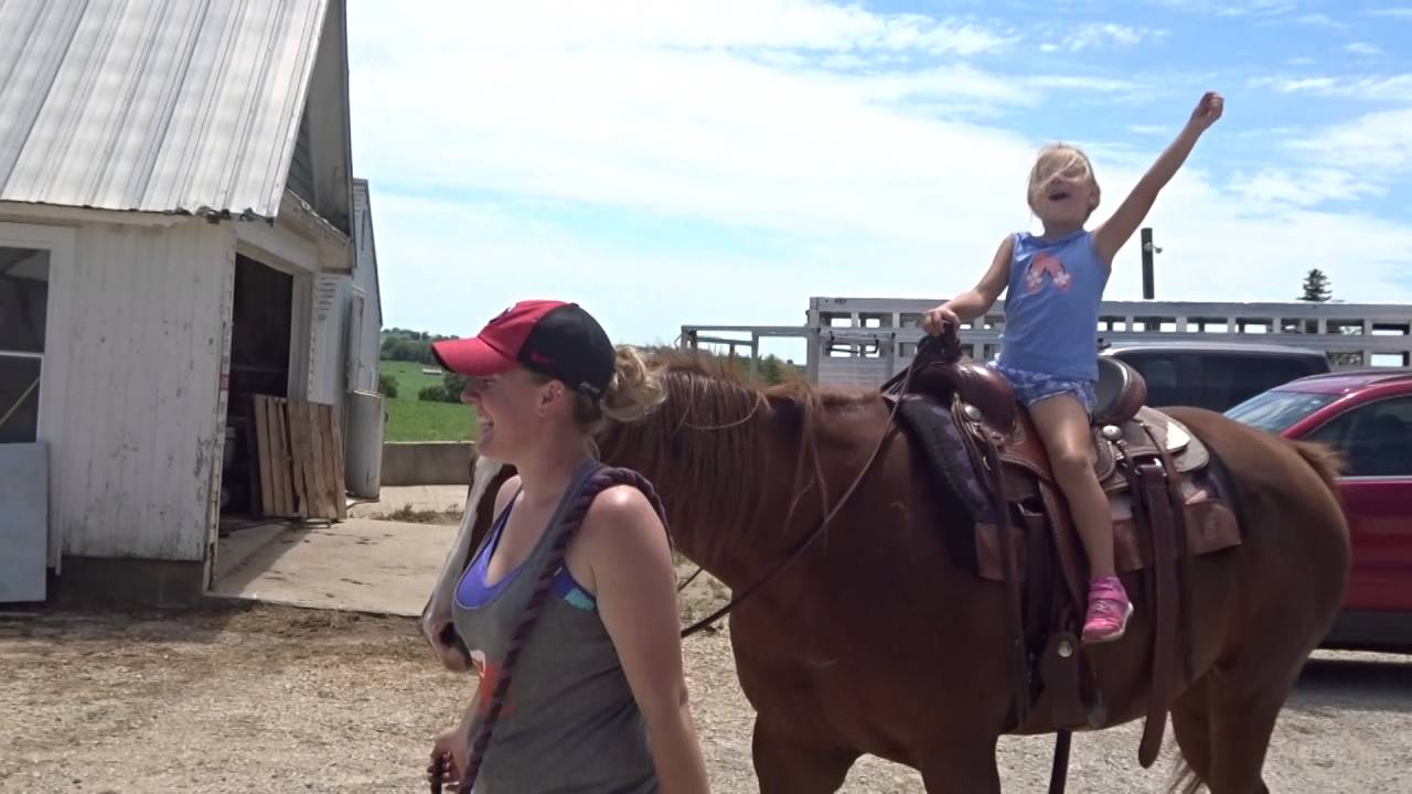 BELLA RIDES A HORSE!! - YouTube