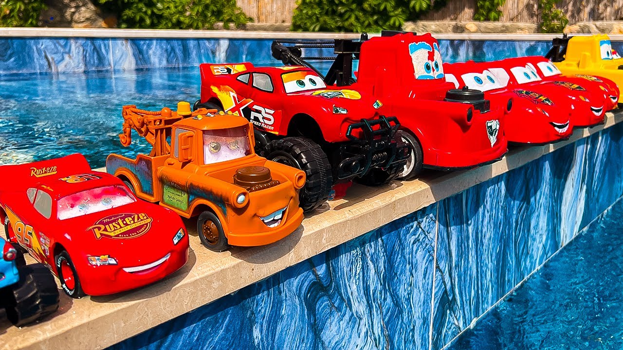 Disney Pixar Cars falling into deep pool, Lightning McQueen, Tow Mater ...