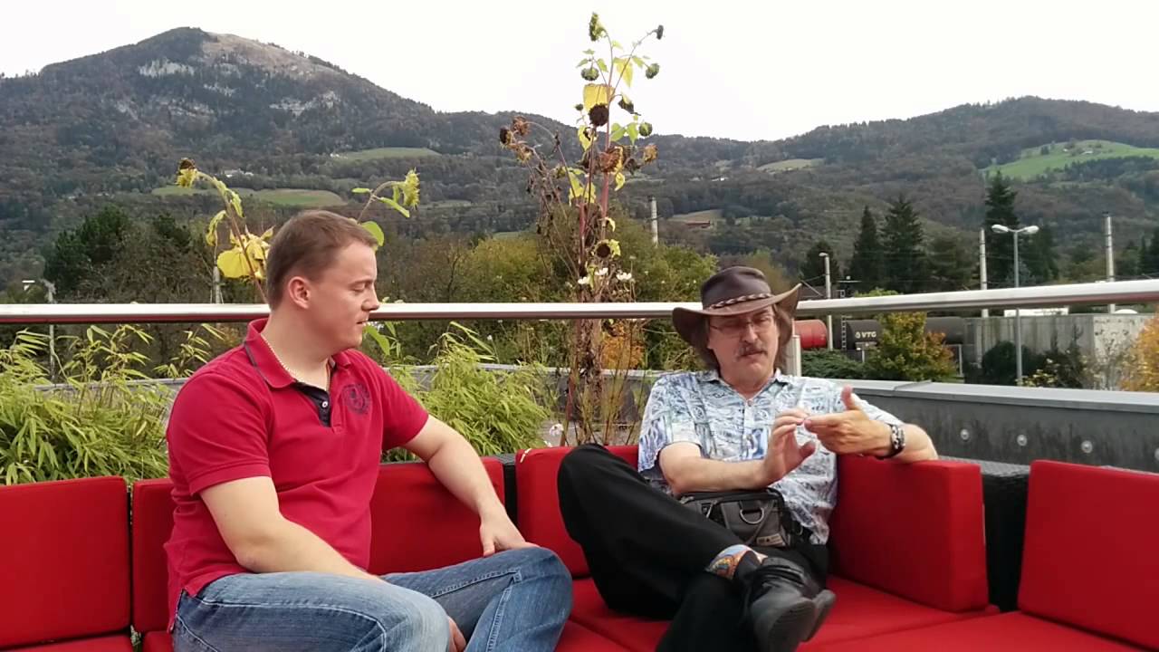 Interview mit Larry Wall in der ncm - YouTube