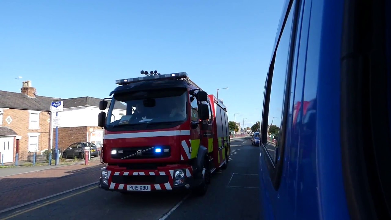 North Wales Fire & Rescue Engine on 999 Emergency Response Shotton 29.8 ...