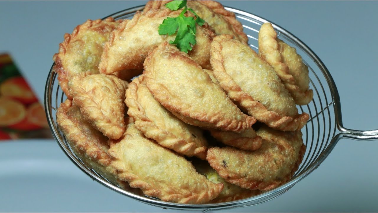 നമ്മുടെ സ്വന്തം പിരിയട/Kozhiyada || Malabar Special tasty Snack ...