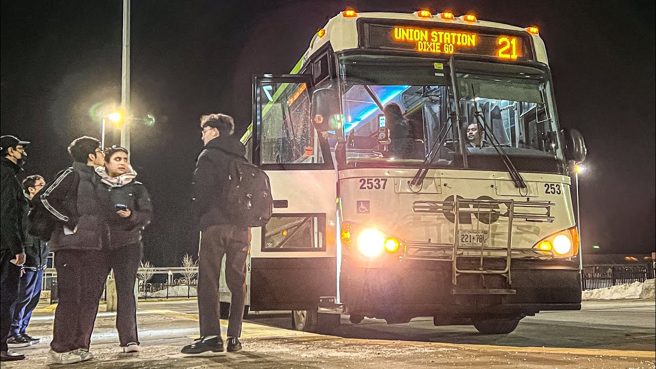 Night ride on GO bus 2537 route 21 To Erindale February 8, 2023 - YouTube