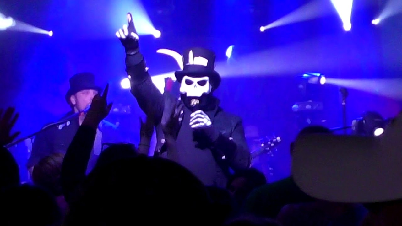 Voodoo Slim Covering Enter Sandman/Kid Rock - YouTube