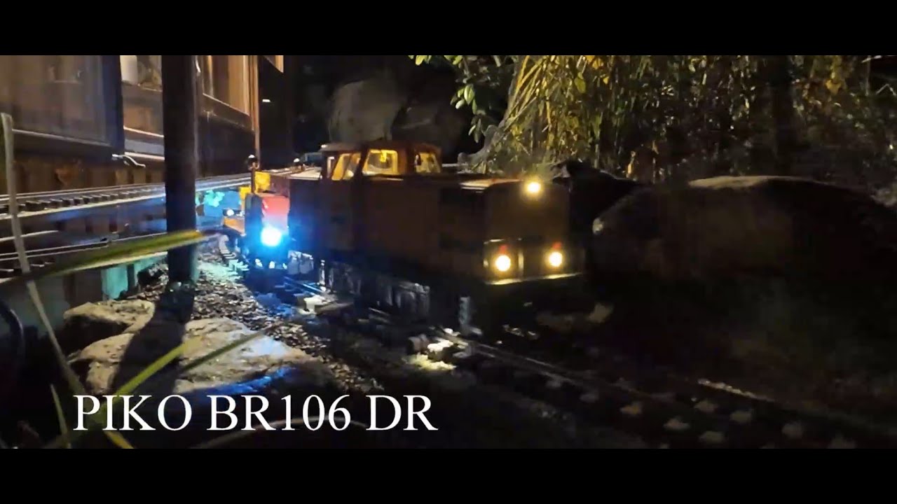 Gartenbahn PIKO BR106 Nachtfahrt mit LGB Matra - YouTube