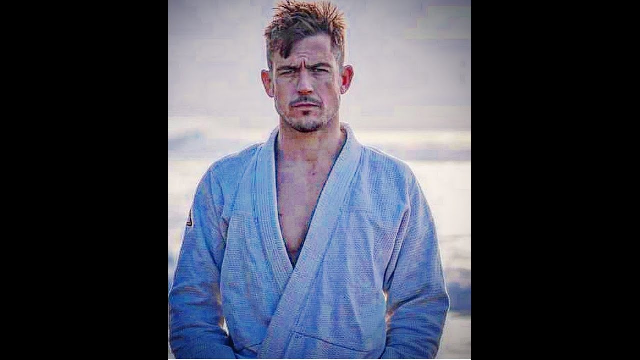 On the mat Episode 5: Chris "Bones" Burns - YouTube