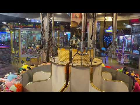 moving castle claw machine lost read description - YouTube