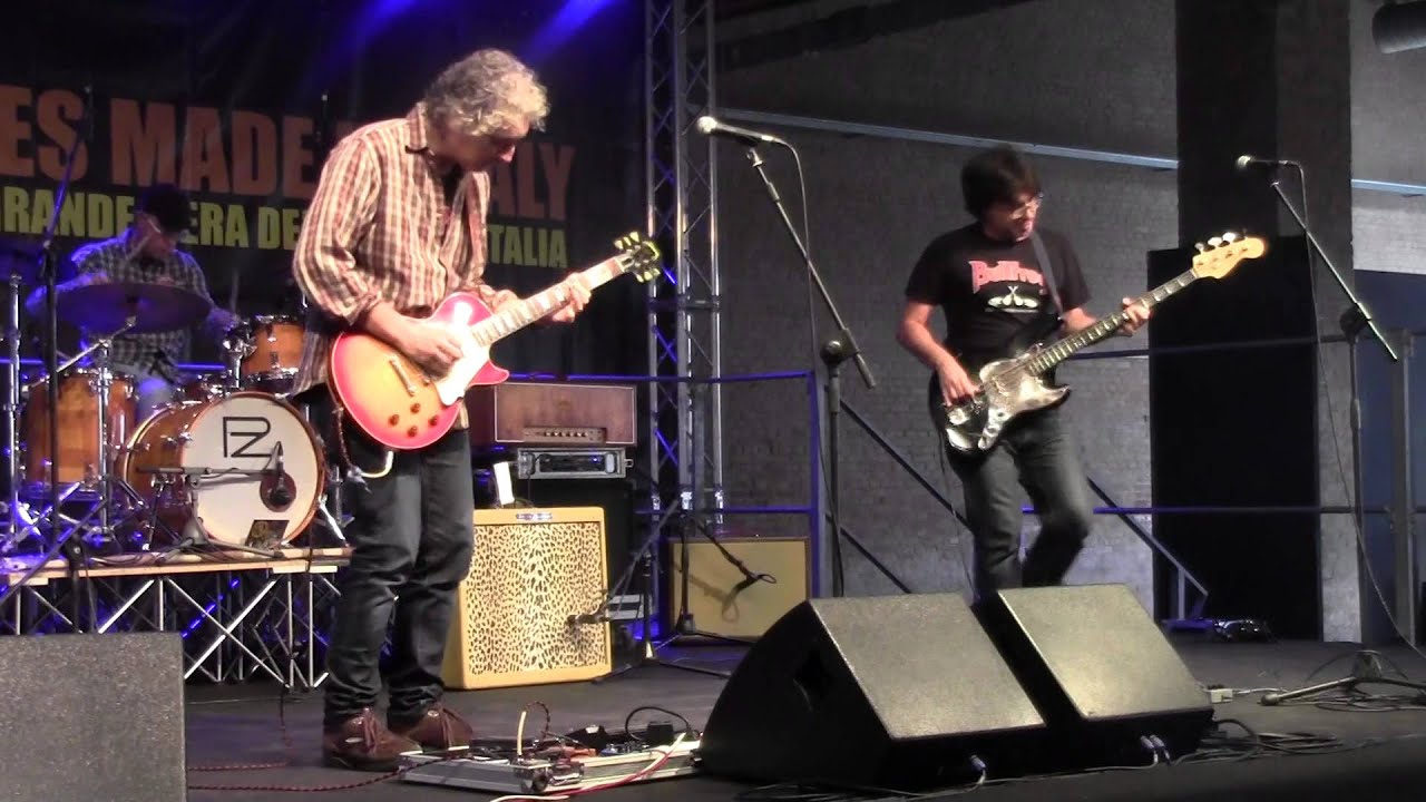 Bullfrog @Blues Made in Italy 10.10.2015 017 - YouTube