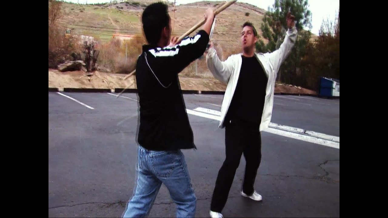 Kung Fu Weapon Street Fight - YouTube