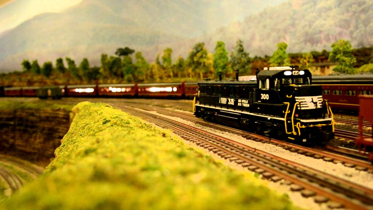 Lionel Vision Norfolk Southern Genset Hi Rail O gauge - YouTube