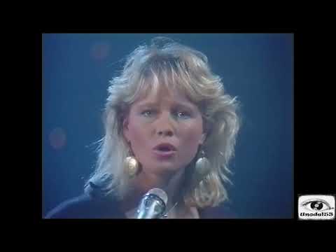 Mike Oldfield & Anita Hegerland- Moonlight Shadow (TV Suecia, 27 Marzo 1986)