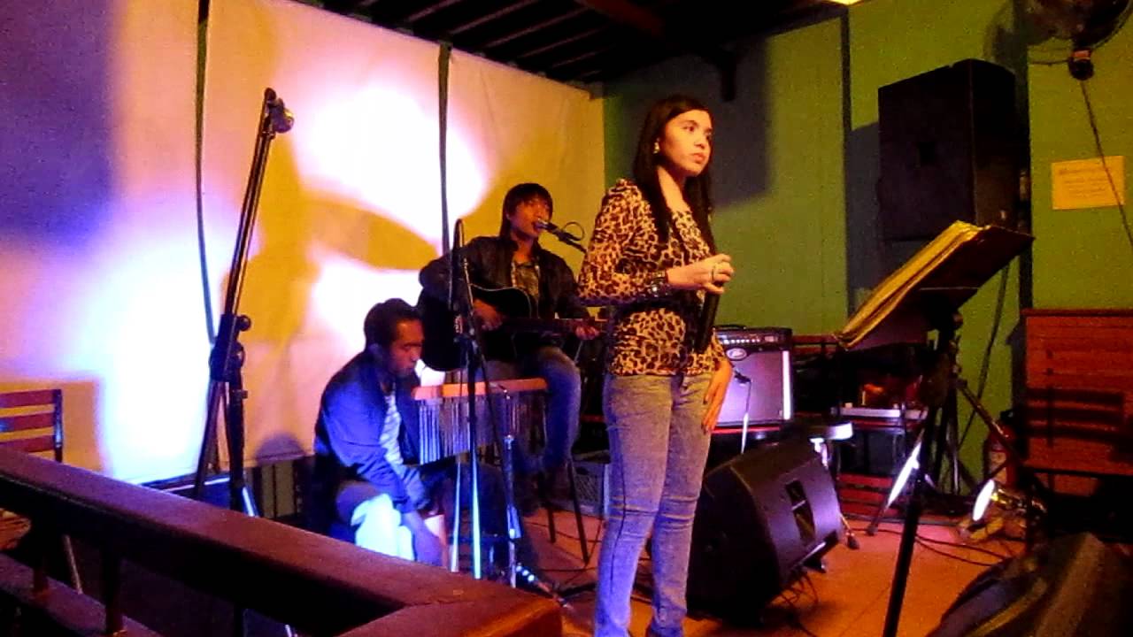 Elinor Barlolong - So Slow cover @ mang inasal solano - YouTube