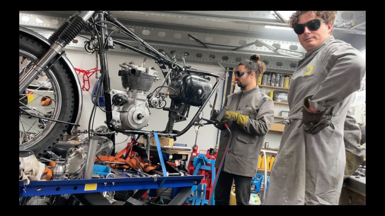 Building up the Triumph pre unit Trophy back together!! - YouTube