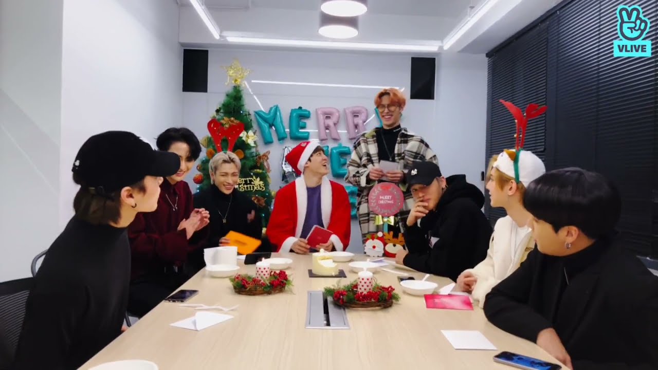 [ENG SUB] ATEEZ VLIVE 20191224 - HAPPY ATEEZ-MAS🎄 - YouTube