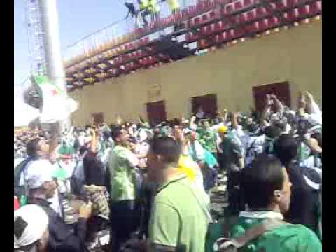 les algeriens au stade de aum dourman (soudan).