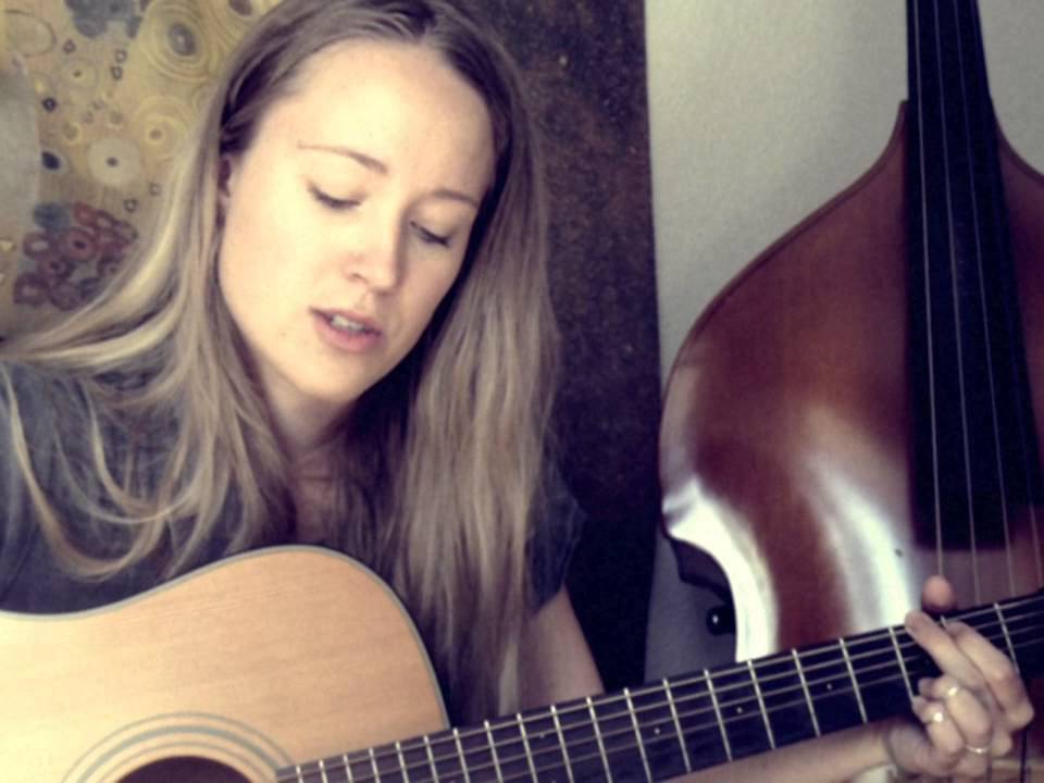 Soluna Samay introducing "Heartbreaker" - YouTube