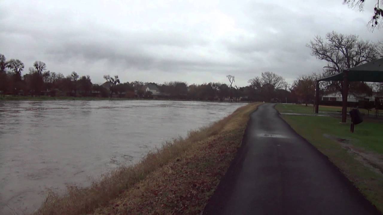 Braes Bayou Flooded. 1/9/2012 - YouTube