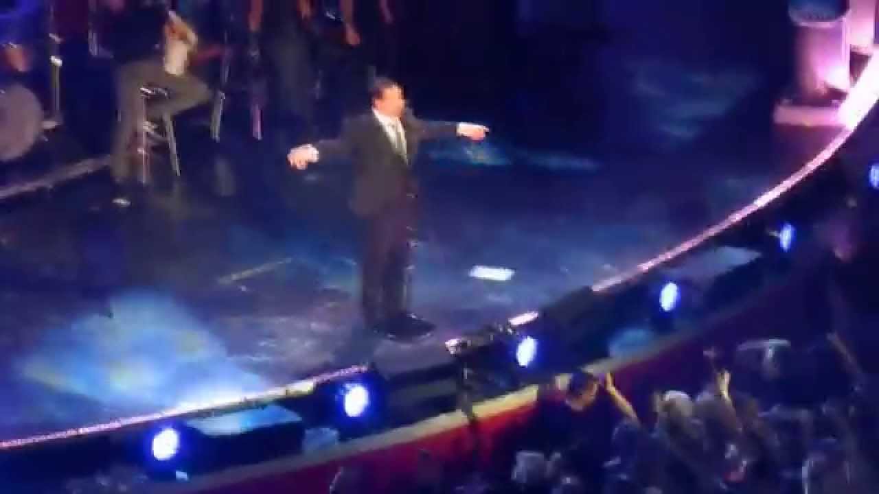 Angel - Robbie Williams O2 Arena Praha 26.4.2014 - YouTube