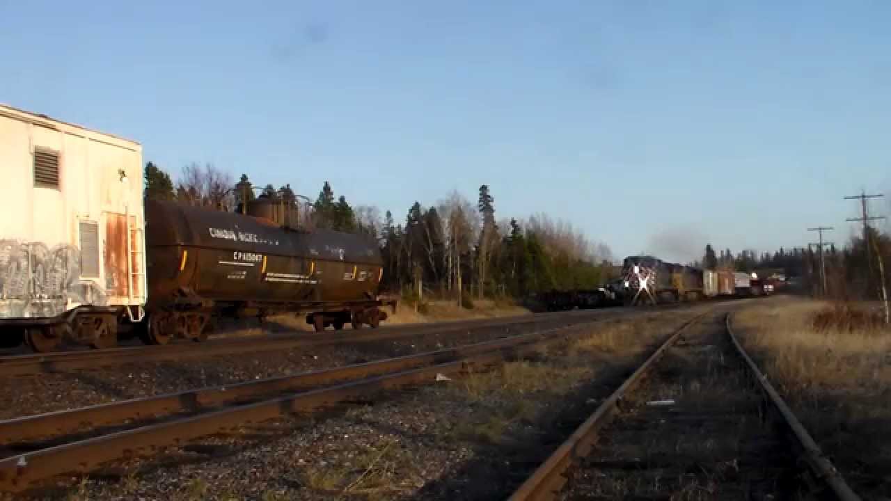 CEFX 1035 W @ Marathon, ON with CP 421-04 - YouTube