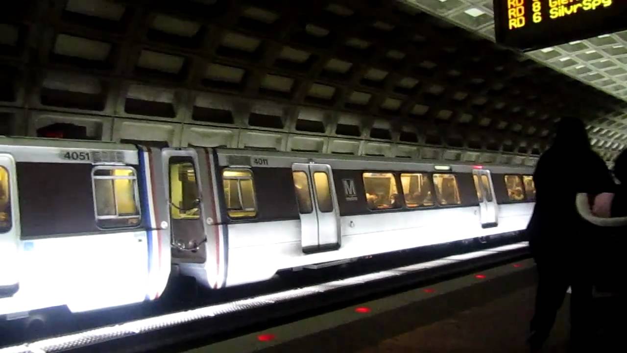 WMATA 4000 OG Breda Red Line trains @ Gallery Place-Chinatown! - YouTube
