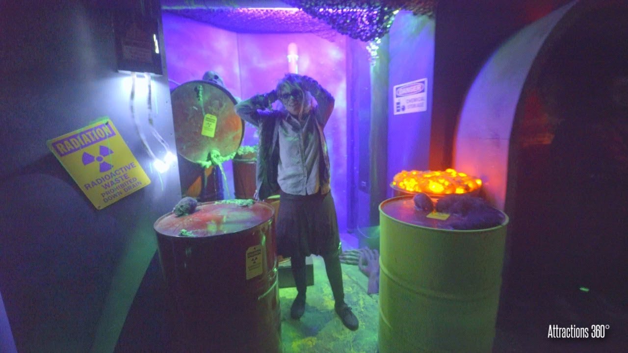 [4K] Sewer of Souls Maze at Fright Fest 2018 - Six Flags Magic Mountain ...