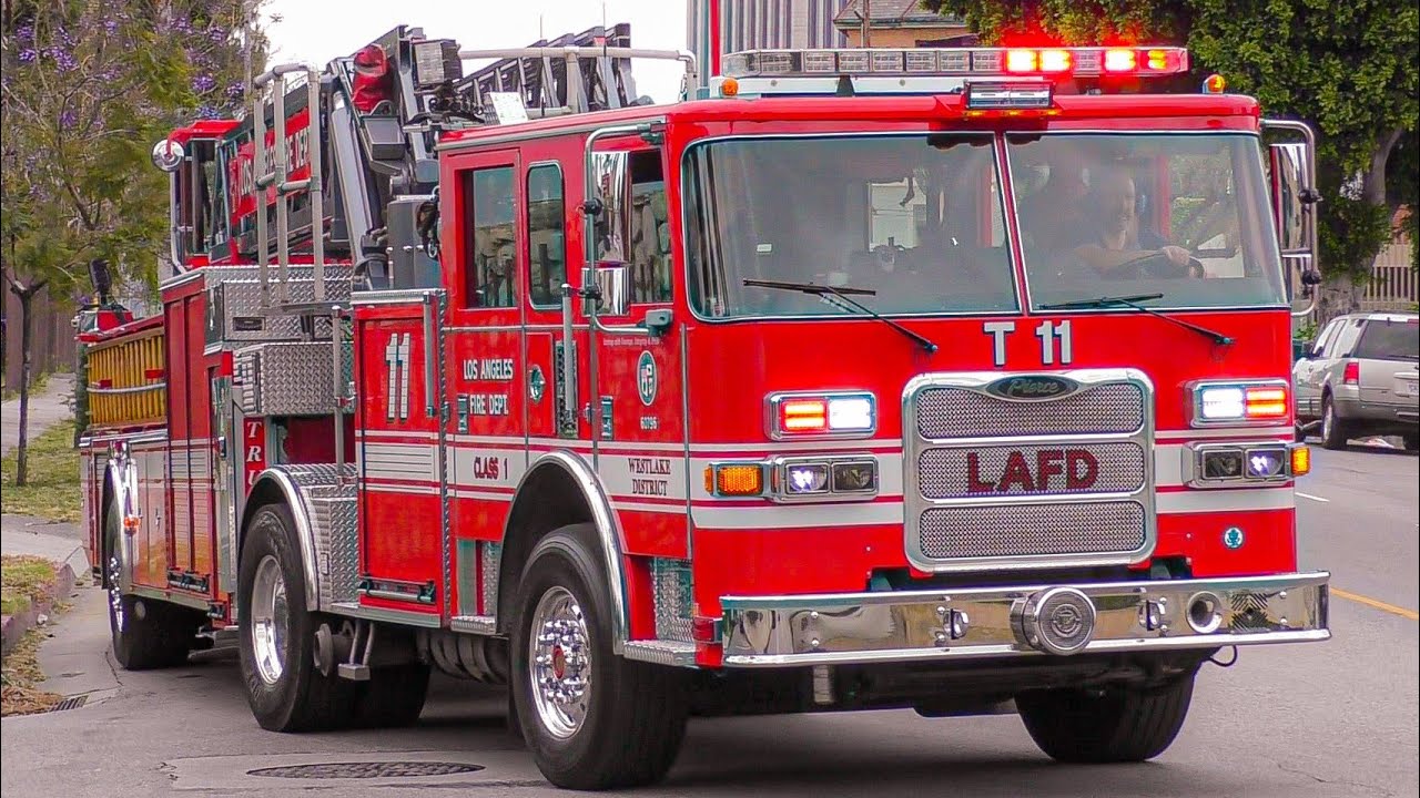 LAFD Light Force 11 Responding x4 - YouTube