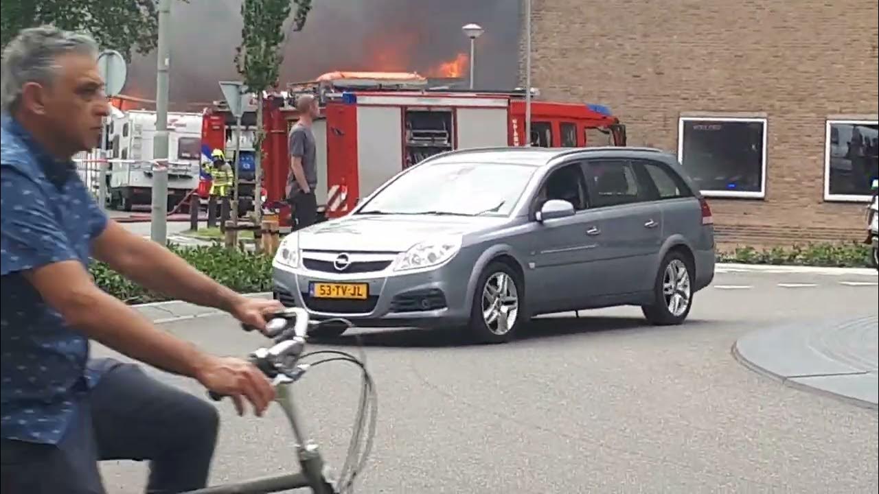 ZEER Grote brand geleen, meerdere brandweer aanwezig - YouTube