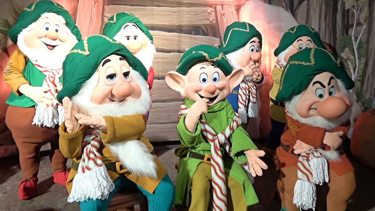 All Seven Dwarfs Meet Us at Mickey's Very Merry Christmas Party 2017 ...