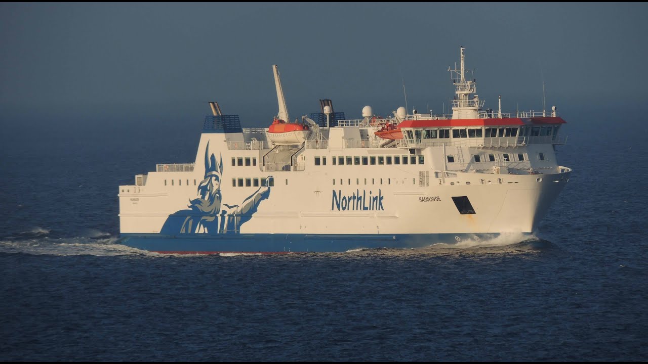 Northlink ferry Hamnavoe inbound at Scrabster - YouTube