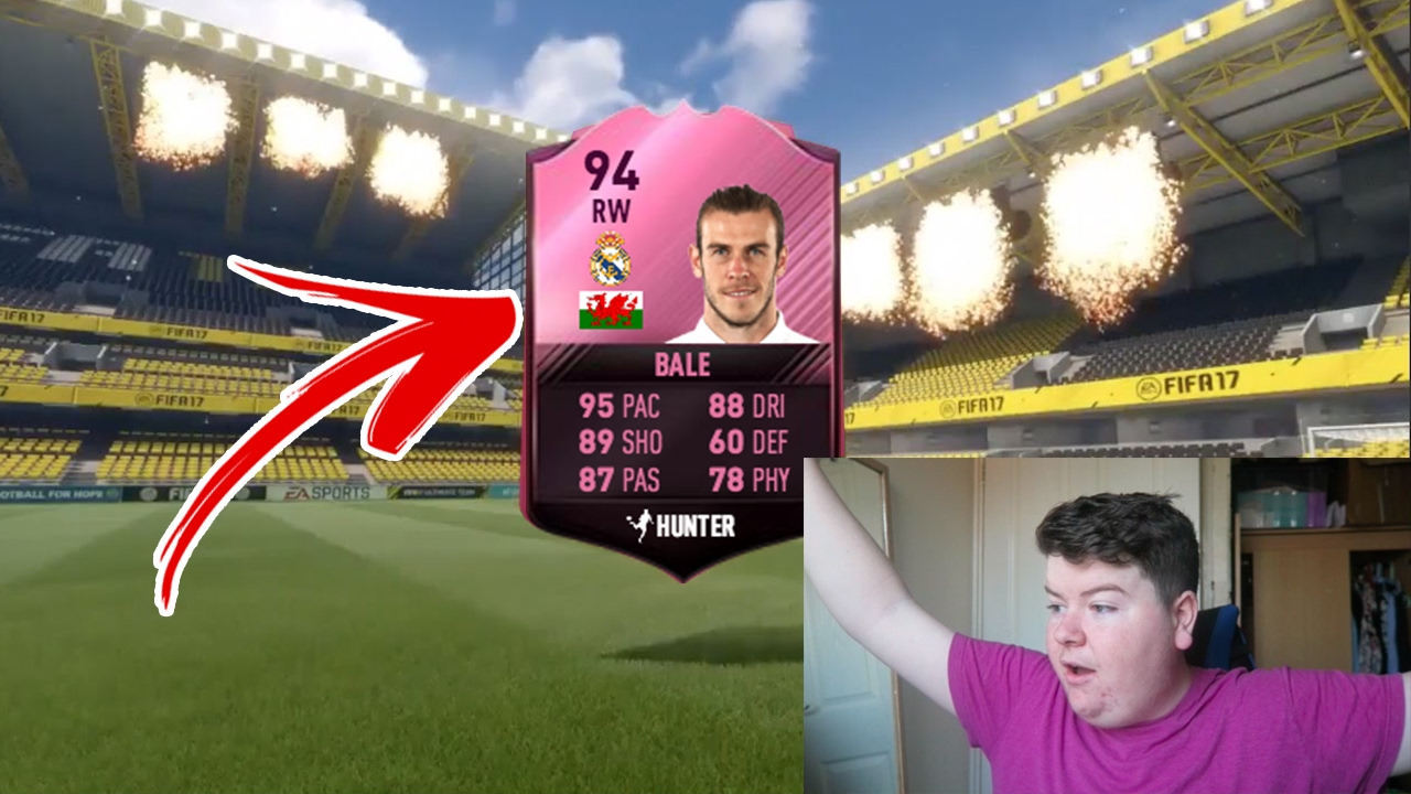 *NEW* PINK CARD BALE IN A PACK!!!😱 FIFA 17 Pack Opening - YouTube