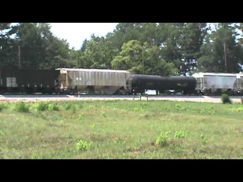 CSX 7310 leads CSX Q679-01 in Palmetto, GA - YouTube