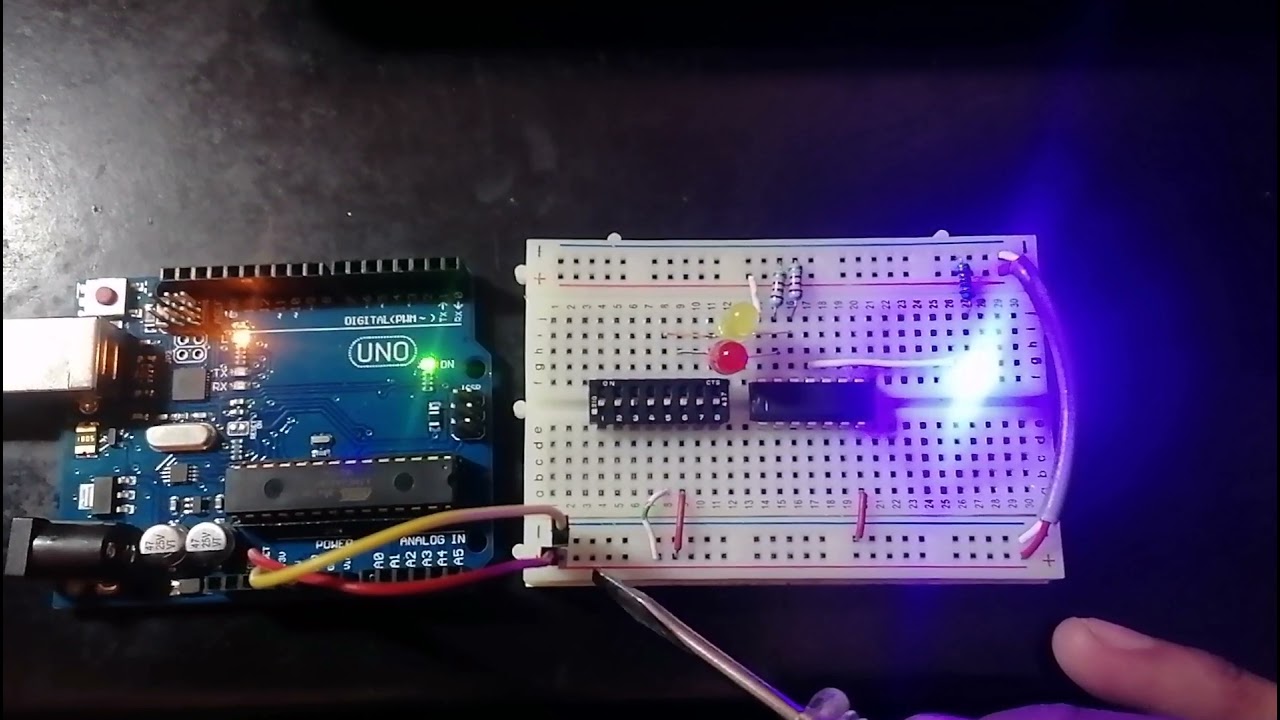 Funcionamiento 7400 - Compuerta NAND - YouTube