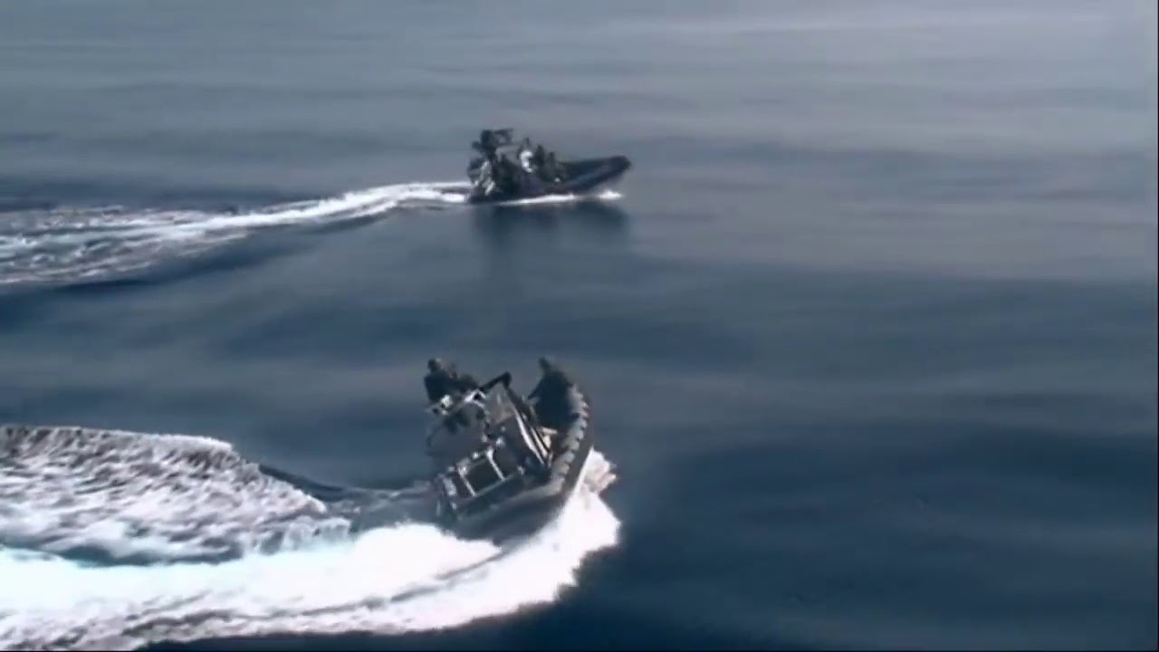 Check out how Navy/Marines raid Somali Pirates! - YouTube