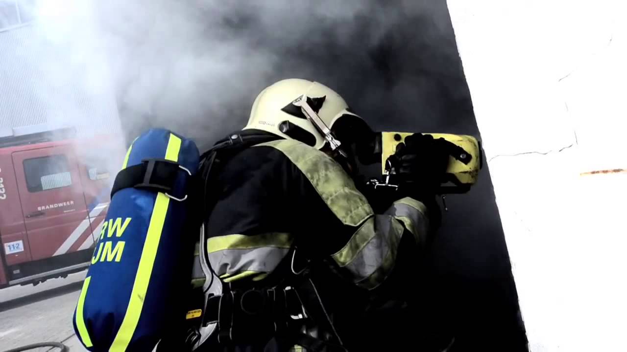 DSPA5 Portable Aerosol fire protection unit - YouTube