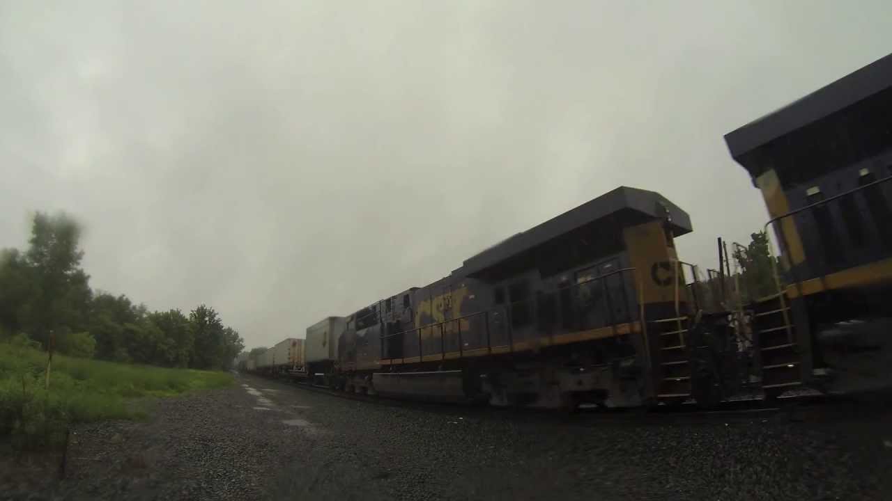 CSX gevos pull intermodal train through Voorheesville, NY - YouTube
