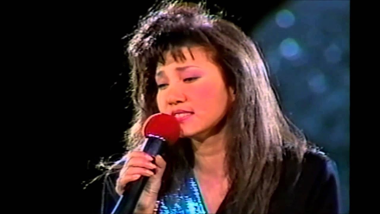 * 여인의 마음... 가수 미야 ( Singer. Mia ) / 젊음의 행진 - YouTube