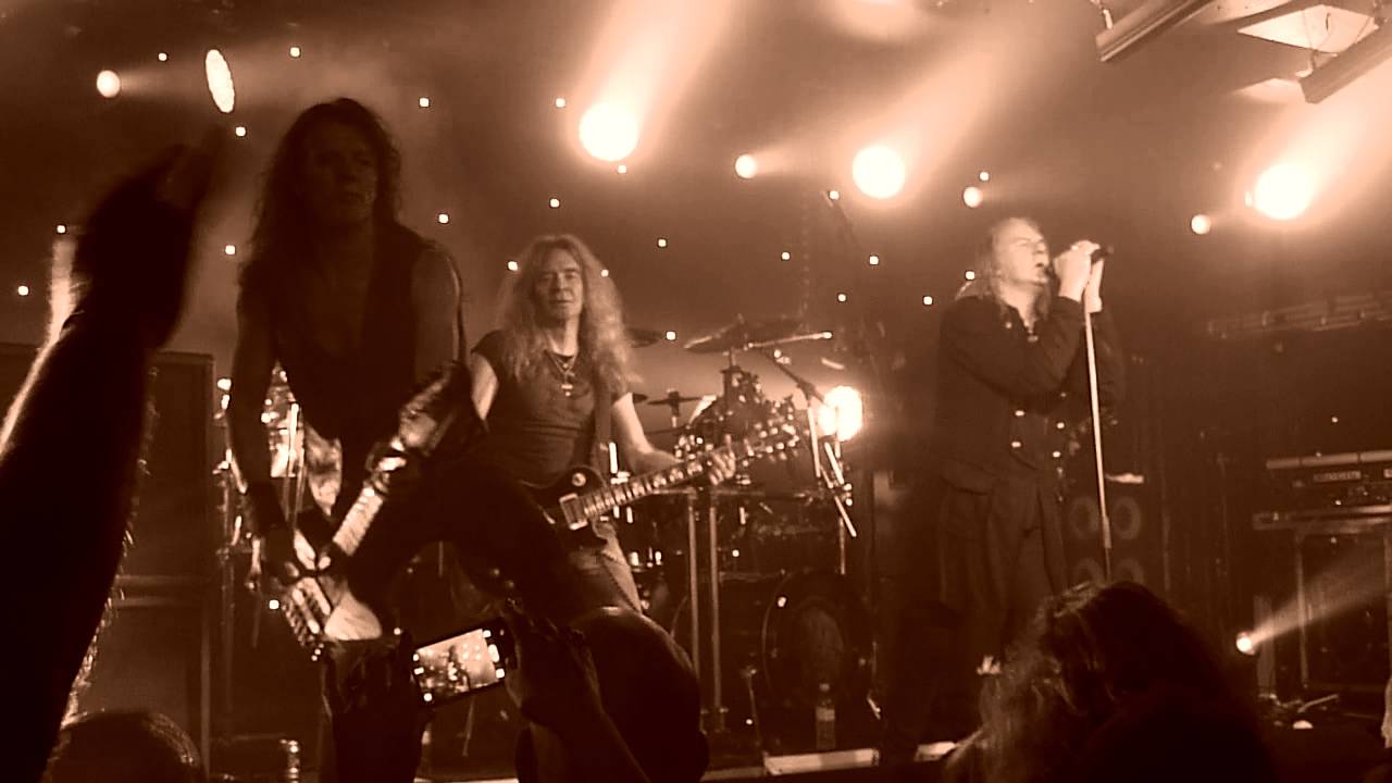SAXON - 747 (Strangers In The Night) (Live in Belfast) - YouTube