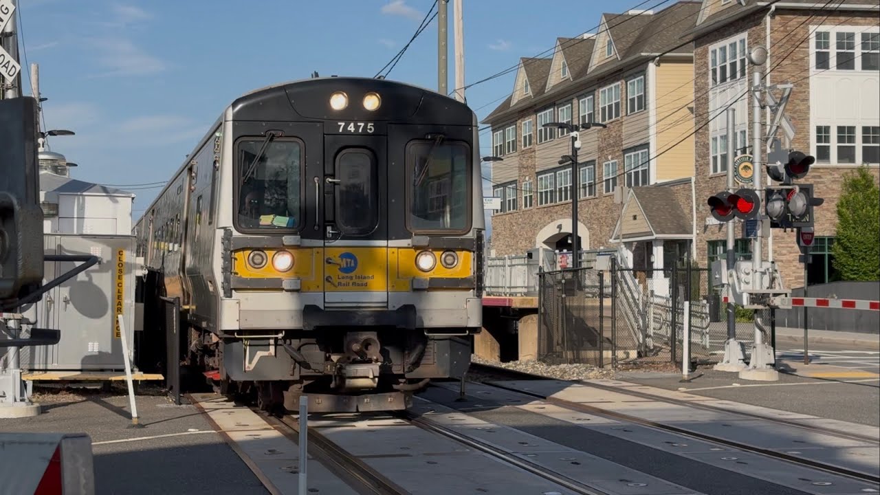 LIRR Gorgeous Day Afternoon Railfanning At Farmingdale/Lindenhurst ...