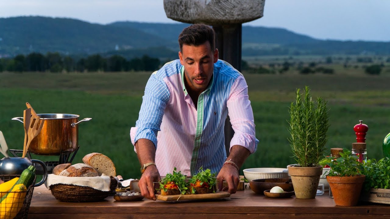 A spoonful of Balaton - Hungarian lecsó on sourdough bread - YouTube