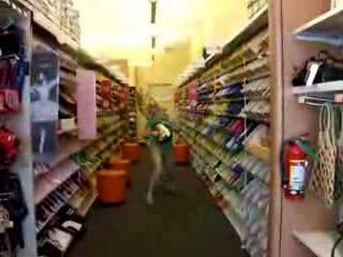 Robin = Hannah Montana - YouTube
