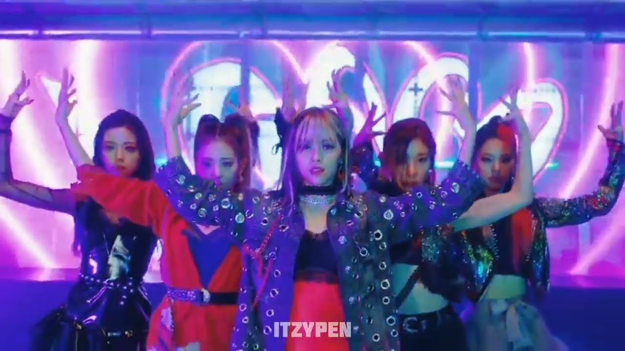 itzy crown pose from dalla dalla to checkmate era(MV) - YouTube
