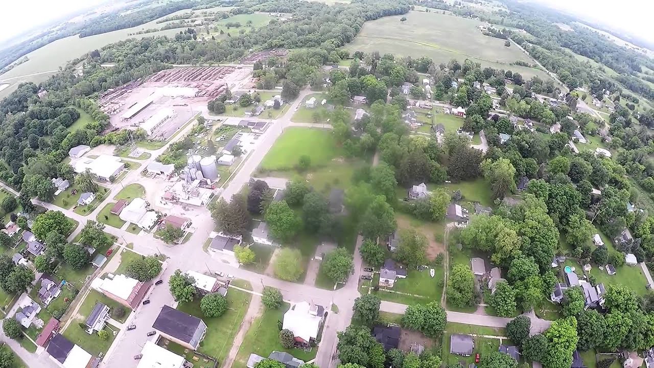 Flight through Freeport Mi. - YouTube